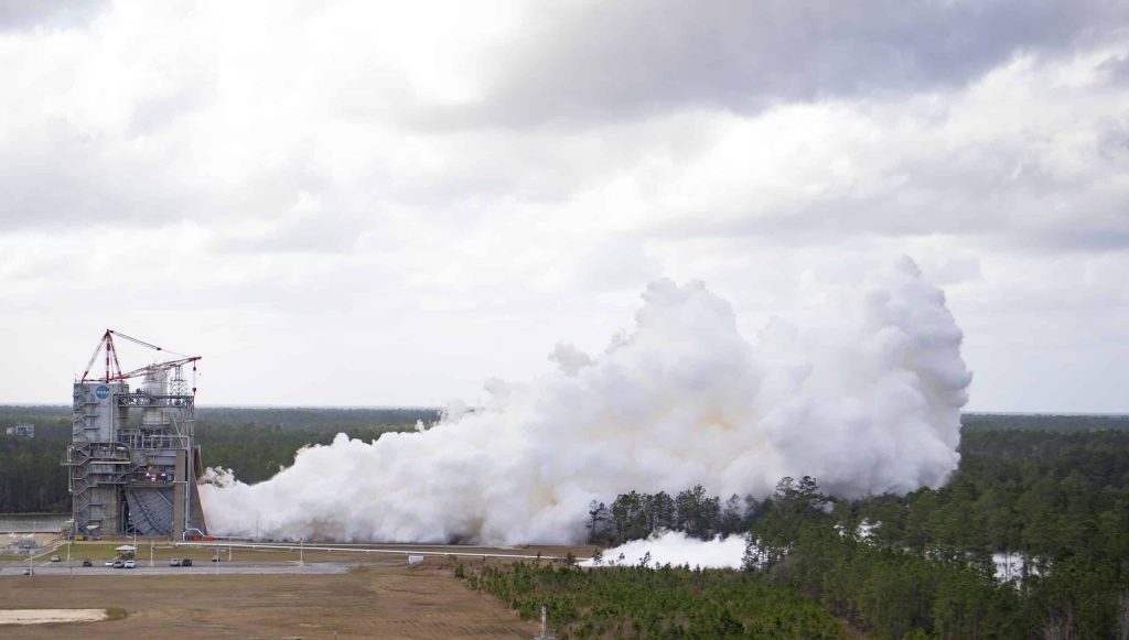 Stennis Space Center conducts 10th hot fire test of Artemis RS-25 ...