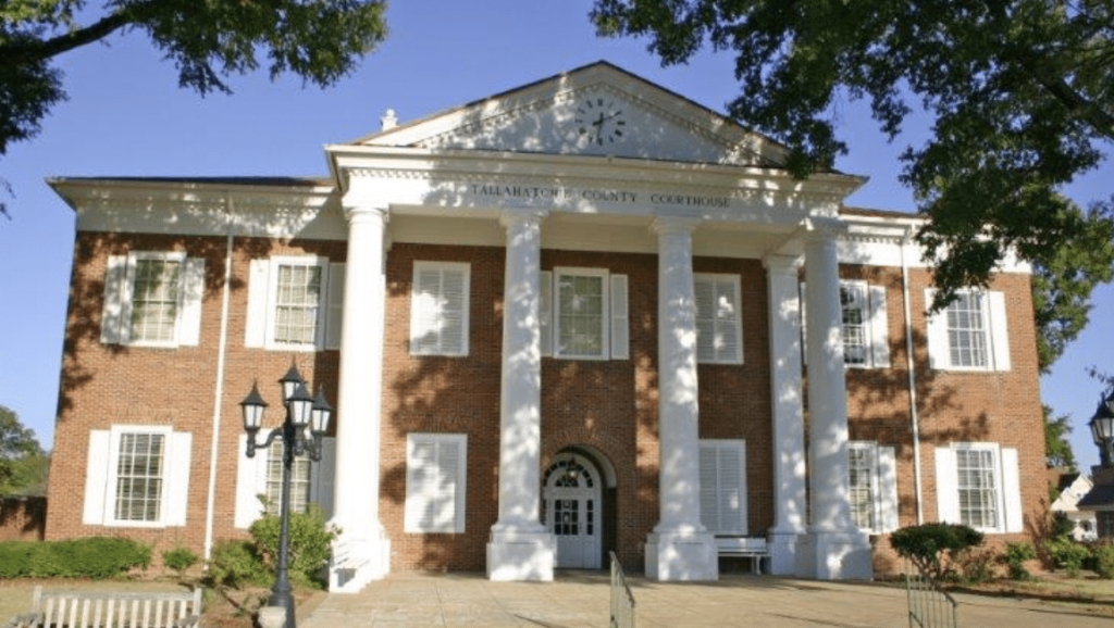 Human remains found inside Charleston courthouse - SuperTalk Mississippi