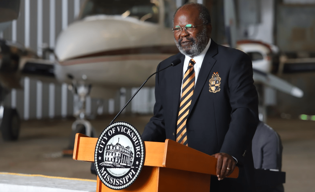 Vicksburg's first Black mayor, Robert M. Walker, passes away ...