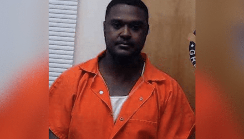 Trial date set for man charged in triple-homicide at State Line gas ...