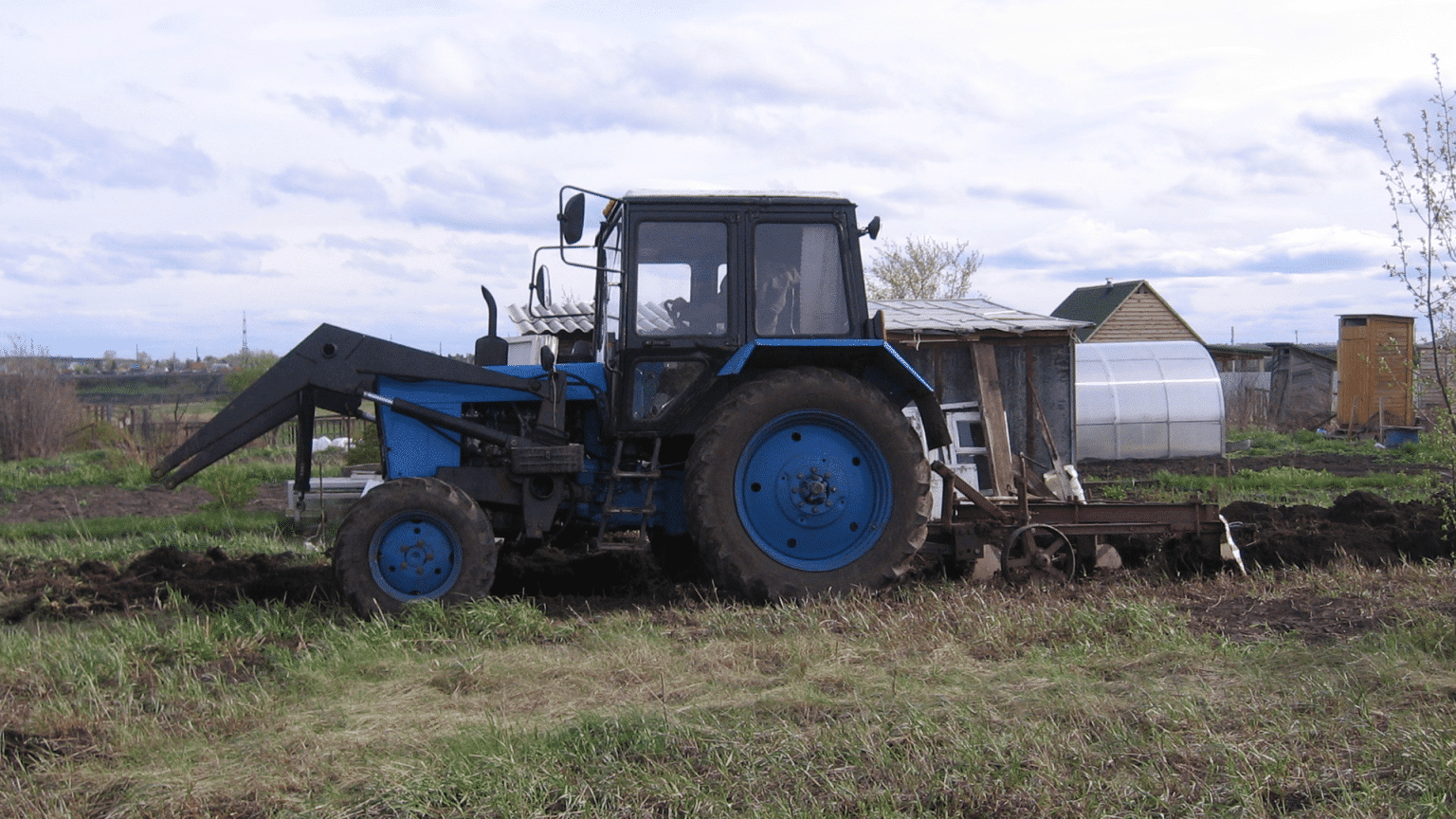 Farm equipment tax exemption bill dies as Mississippi lawmakers approve ...